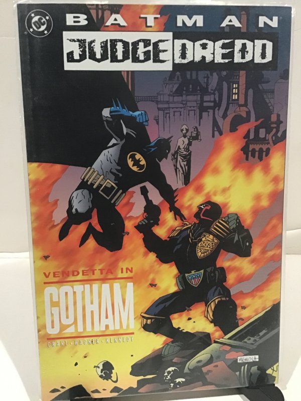 Batman/Judge Dredd: Vendetta in Gotham (1994) | Comic Books - Modern ...