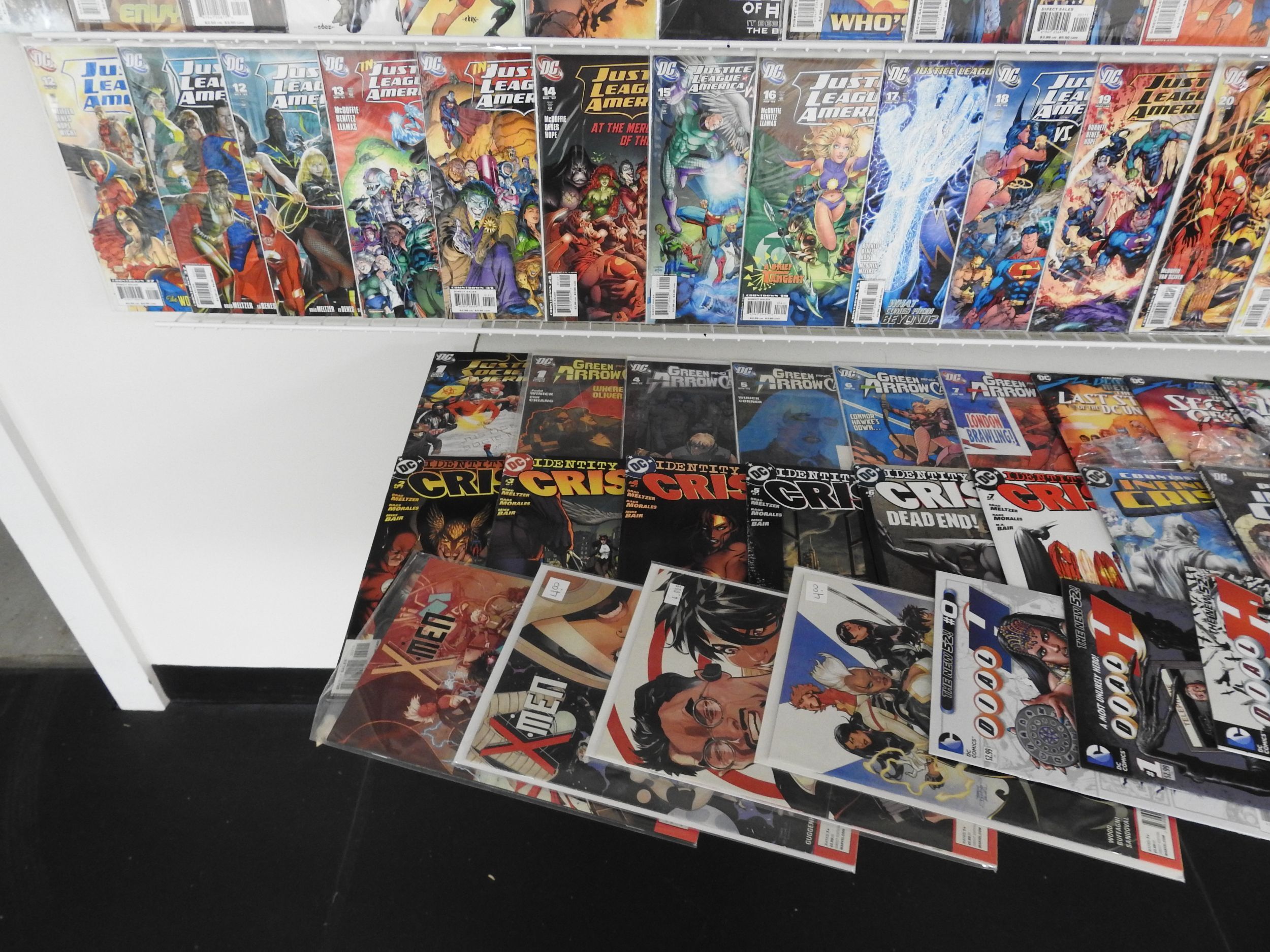 Huge Lot 170+ Comics W/ Justice League, Birds of Prey, Aquaman, +More ...
