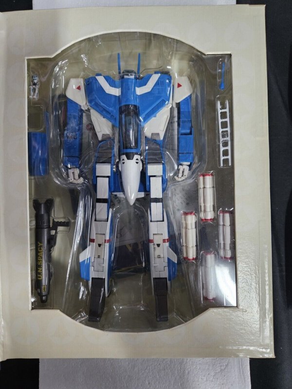 ROBOTECH Max Sterling VF-1J Volume 4 The Masterpiece Collection AG1A ...