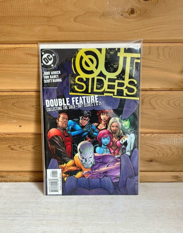 DC Comics Outsiders Double Feature #1 and #2 2002 | Comic Books ...