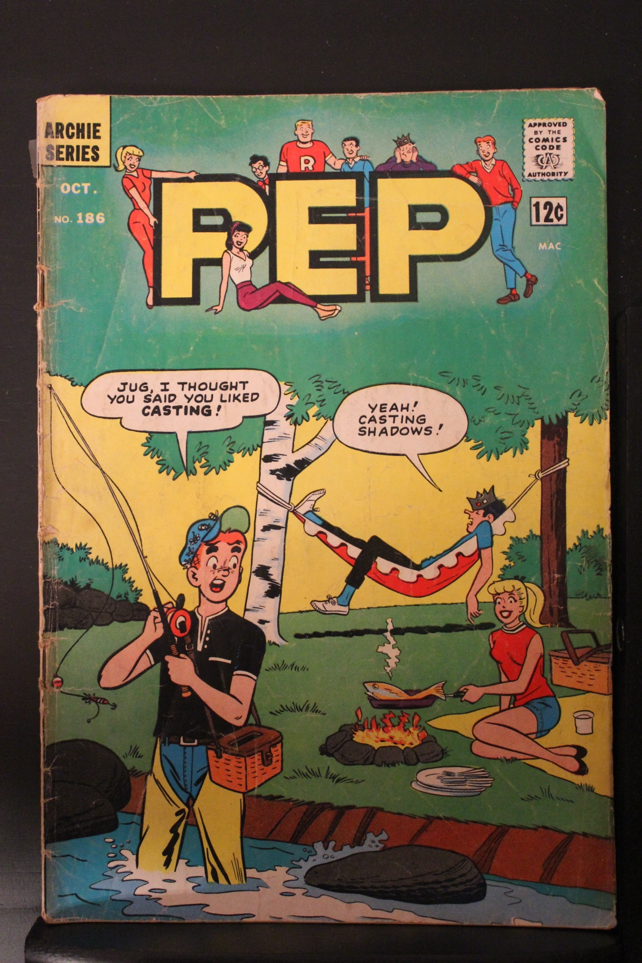 Pep #186 (1965) Affordable Grade VG, Archie and gang fishing in stream ...