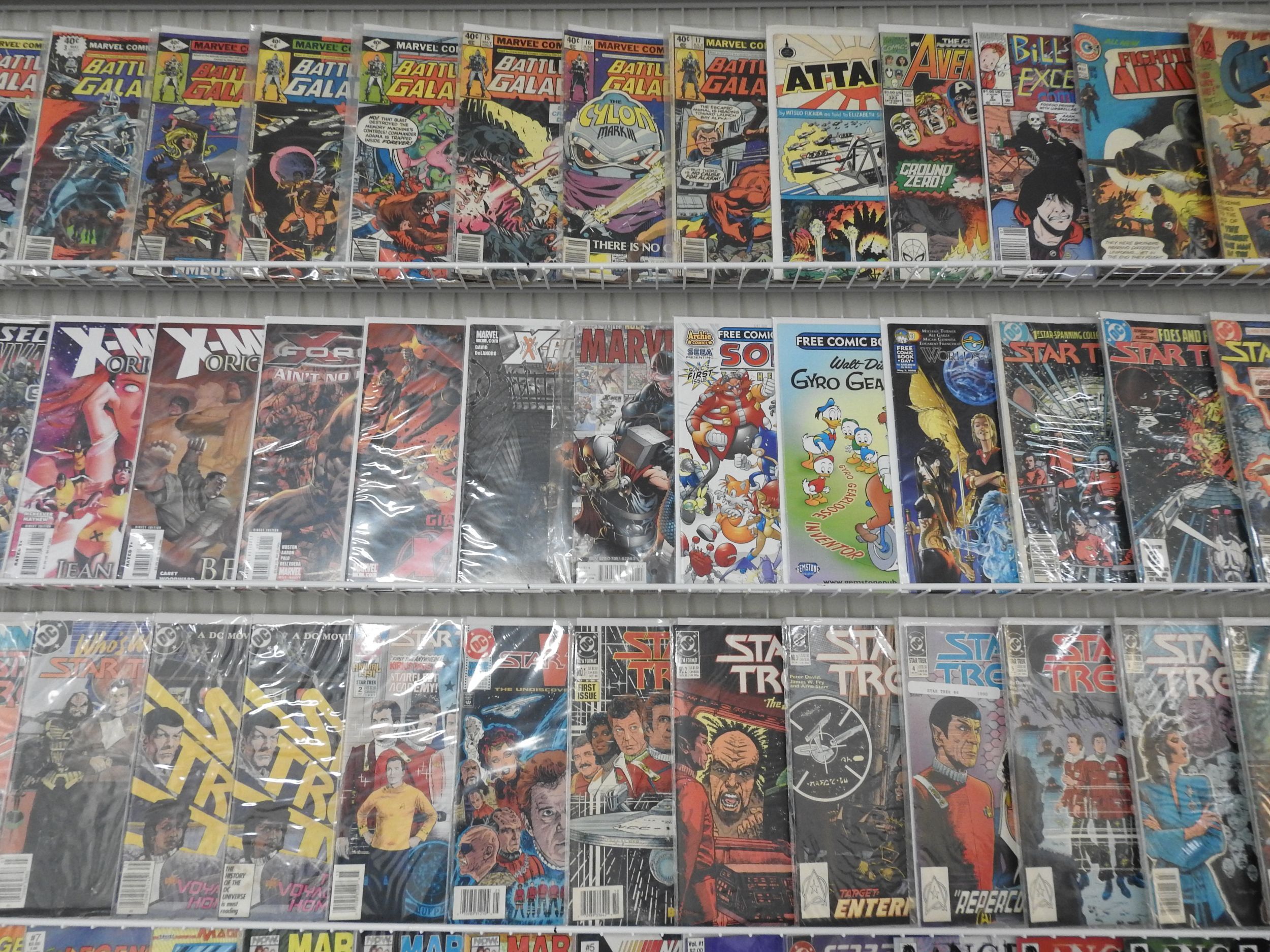 Huge Lot 120+ Comics W/ Star trek, X-Men, Battlestar Galactica+ Avg ...