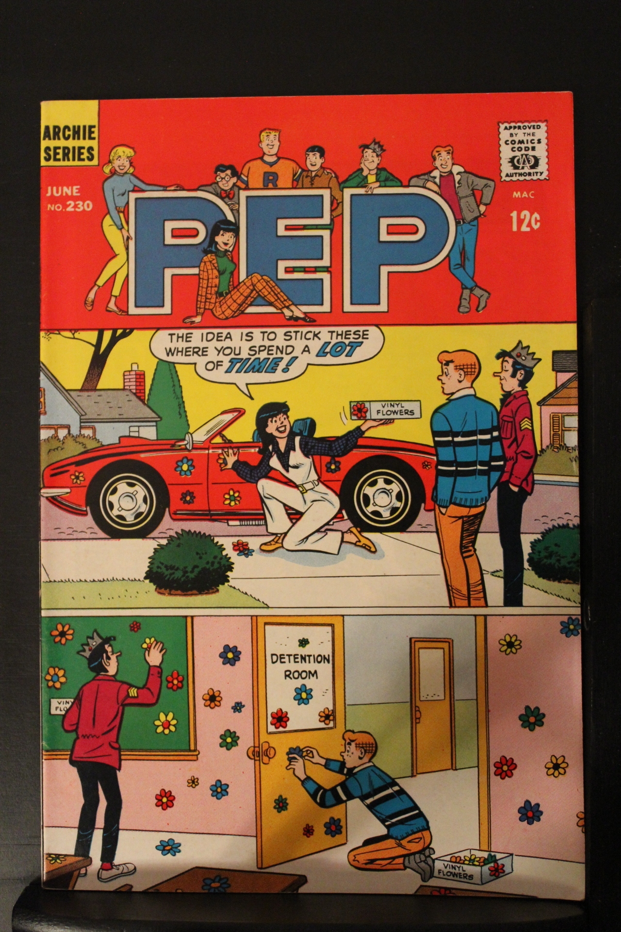 Pep #230 (1969) High-Grade NM- sports car and blackboard cover Archie ...