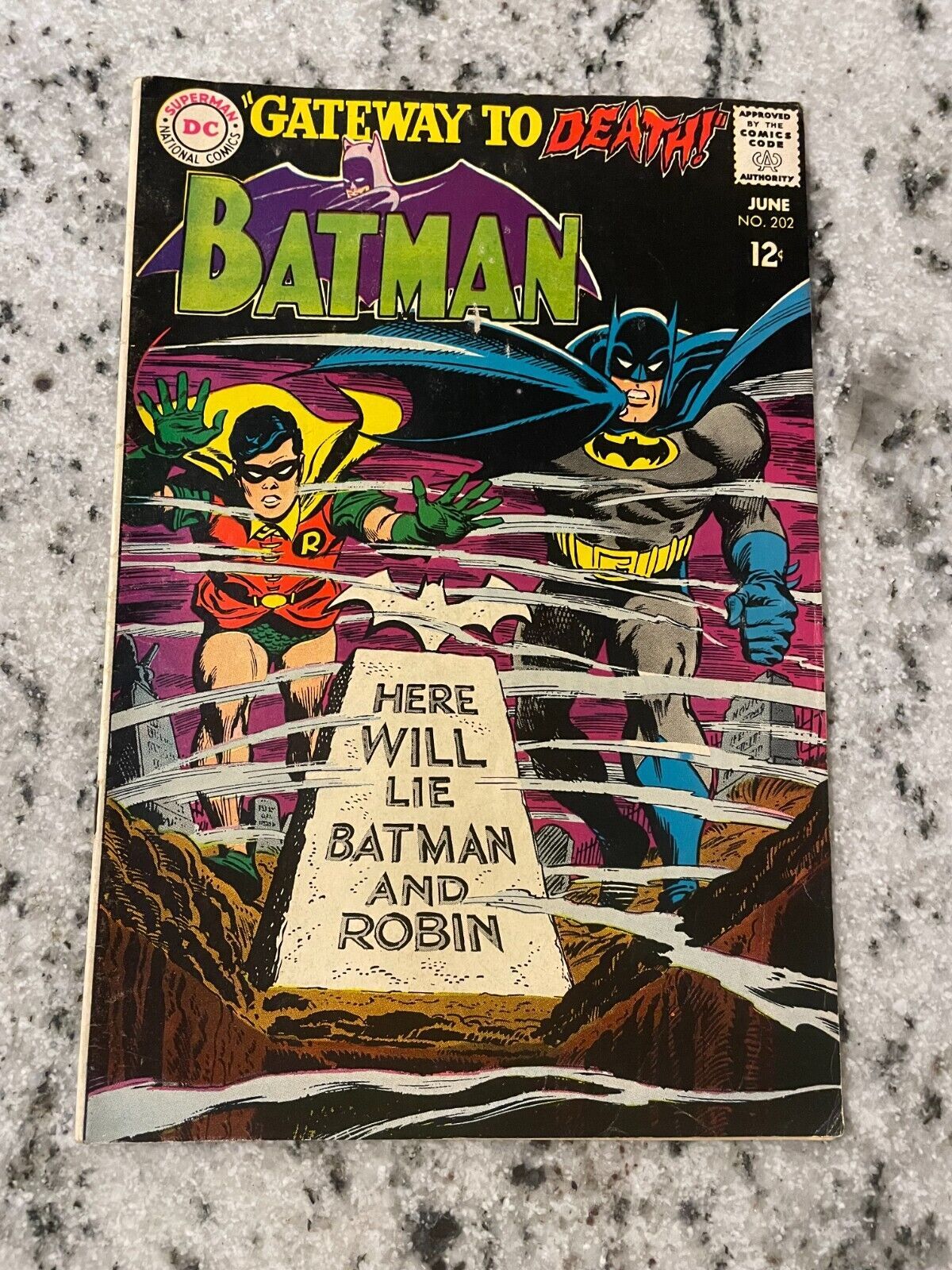Batman # 202 VF DC Comic Book Robin Joker Gotham Catwoman Penguin Ivy ...