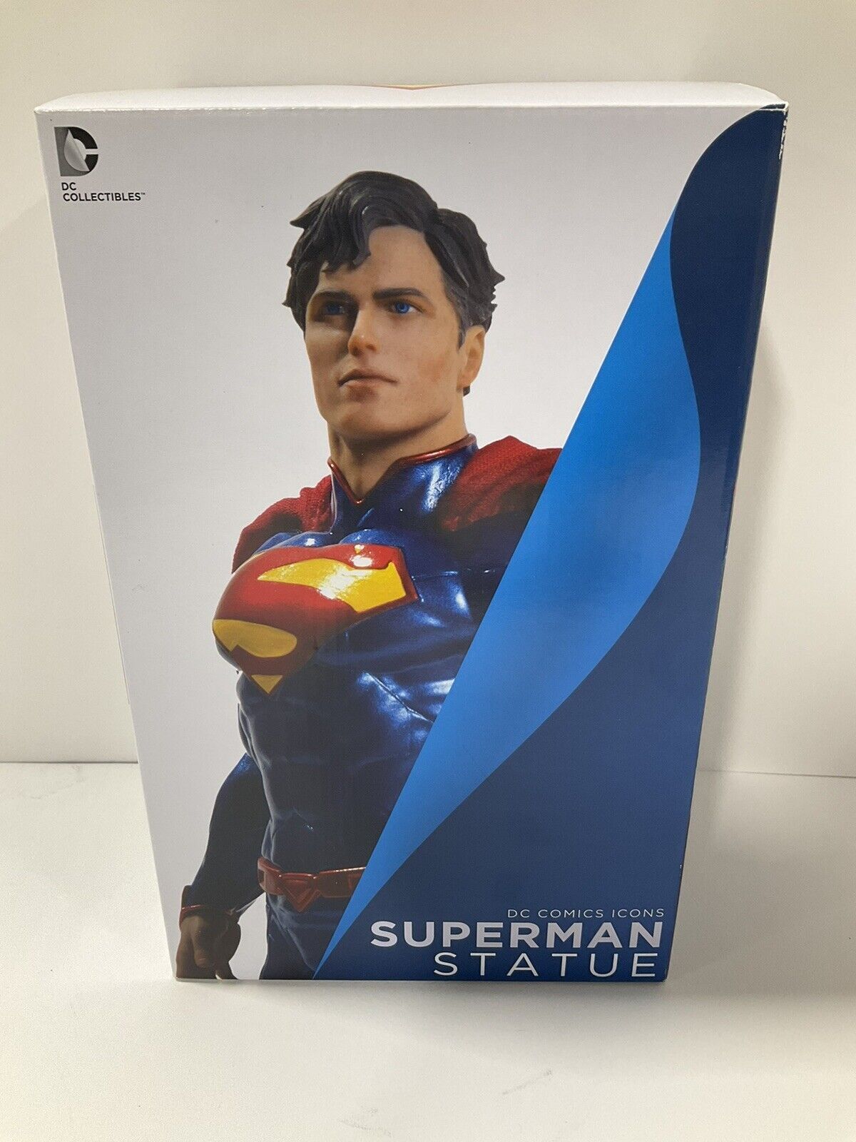 DC Comics Icons Superman Statue Gentle Giant Studios Limited 1769/5200 ...