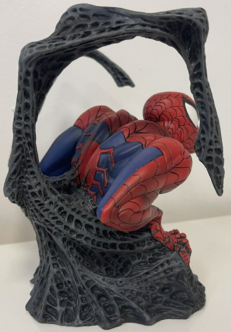 Diamond Select Marvel Universe Spider-Man Bust Statue Eli Livinston ...