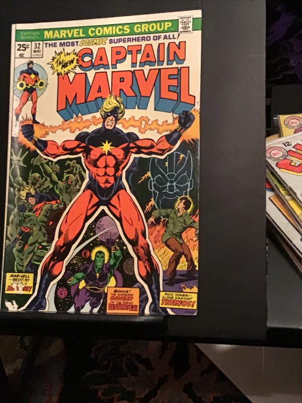 Captain Marvel #32 (1974) High-grade jim starlin art! Thanos in ...
