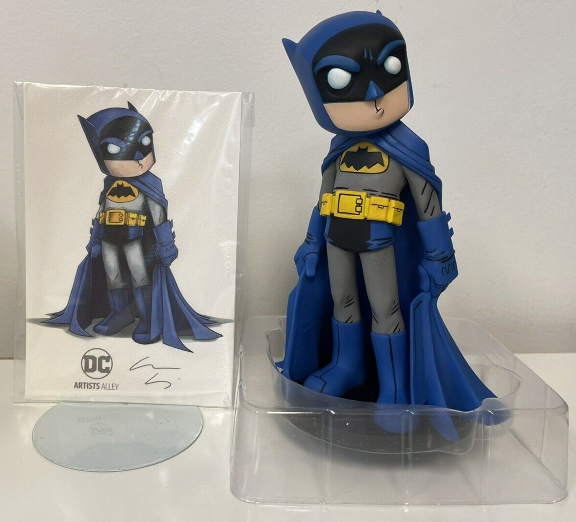 DC Collectibles Artists Alley: Batman Blue and Gray By Chris Uminga ...
