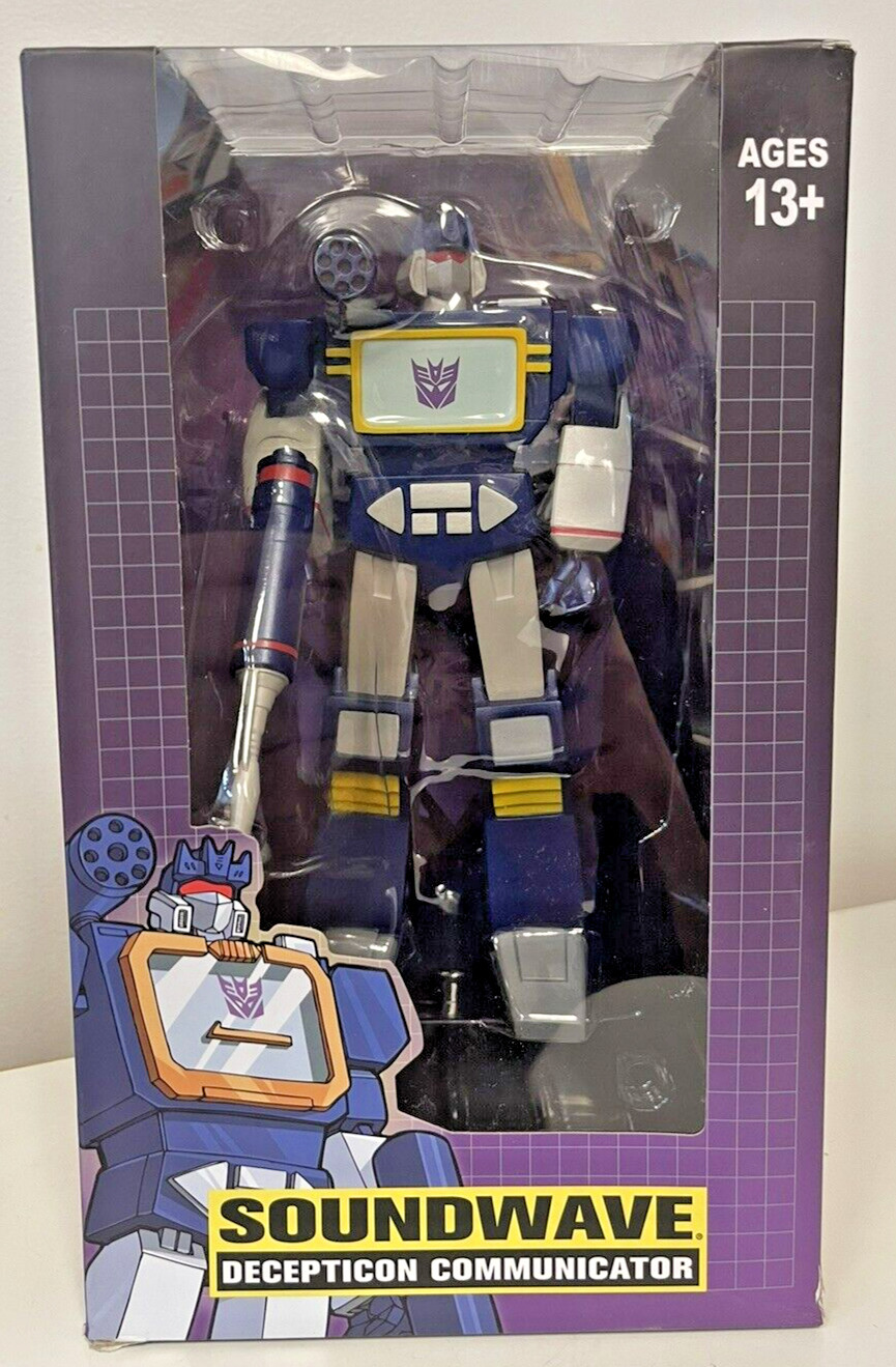 Hasbro Premium Collectibles Studio The Transformers Soundwave Statue ...
