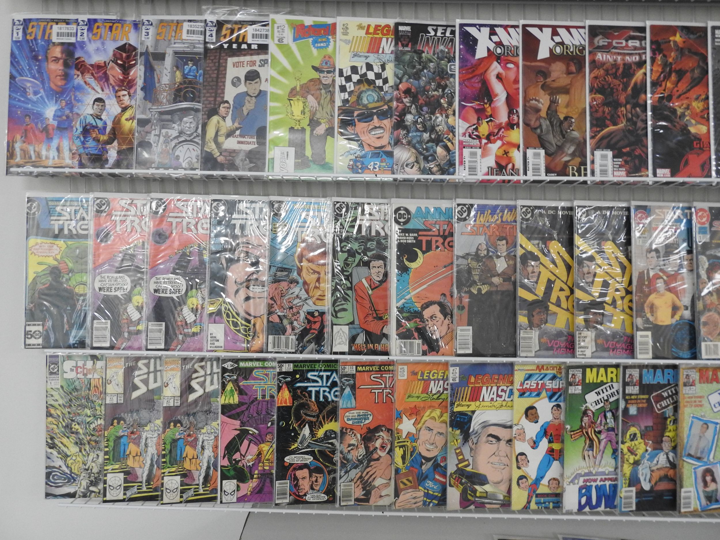 Huge Lot 120+ Comics W/ Star trek, X-Men, Battlestar Galactica+ Avg ...