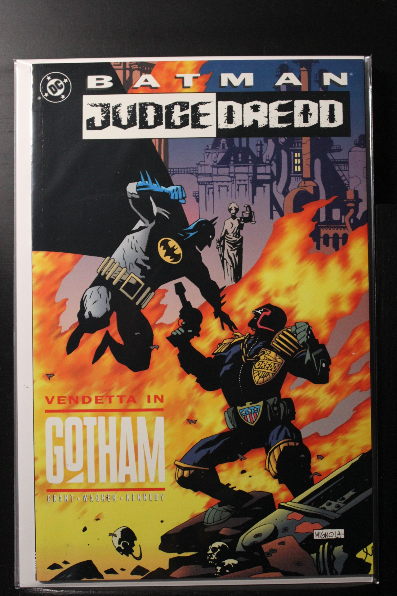Batman/Judge Dredd: Vendetta in Gotham (1993) | Comic Books - Modern ...