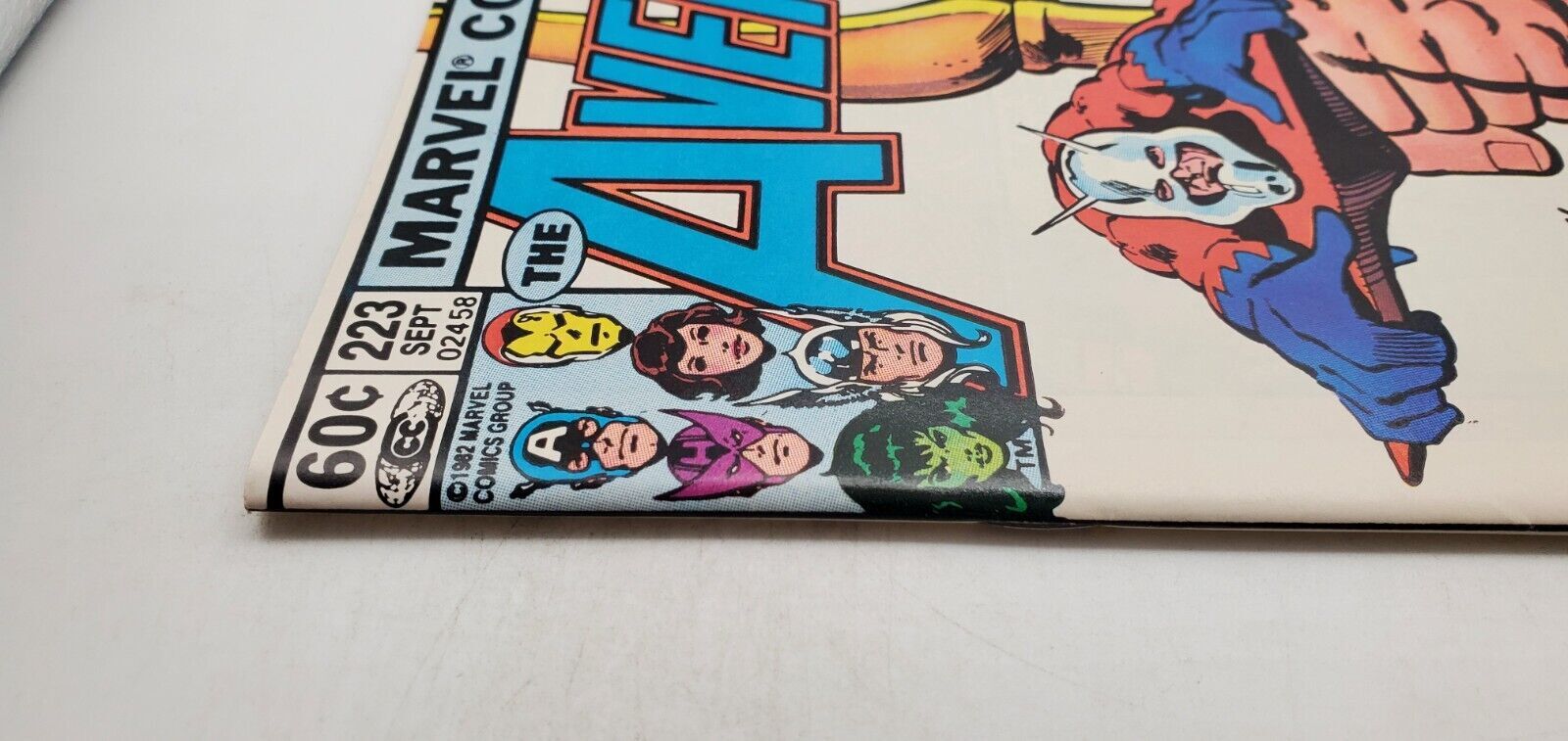 Avengers #223 (1982) - 2nd Taskmaster Civil War - Hawkeye- Ant Man NM ...