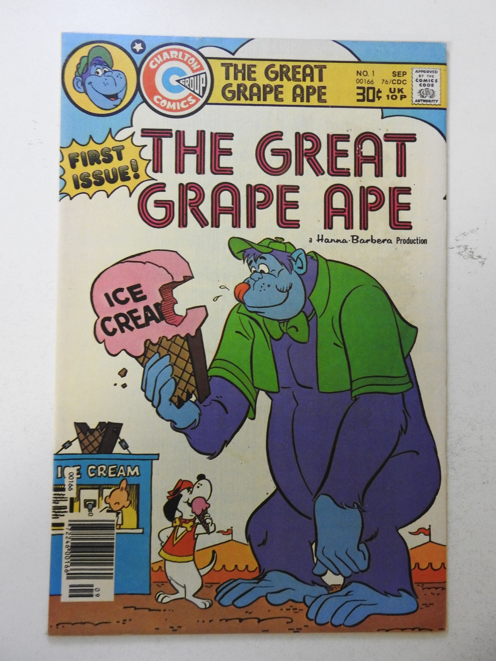 The Great Grape Ape #1 (1976) VG+ Condition centerfold detached bottom ...