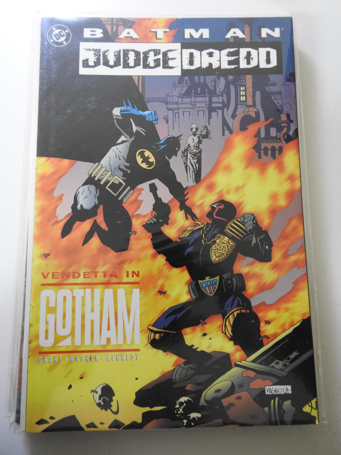 Batman/Judge Dredd: Vendetta in Gotham (1993) | Comic Books - Modern ...