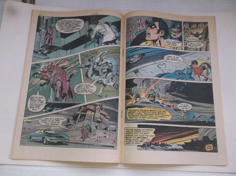 DC: Detective Comics Presents Batman & Batgirl #408, Beautiful Adams ...