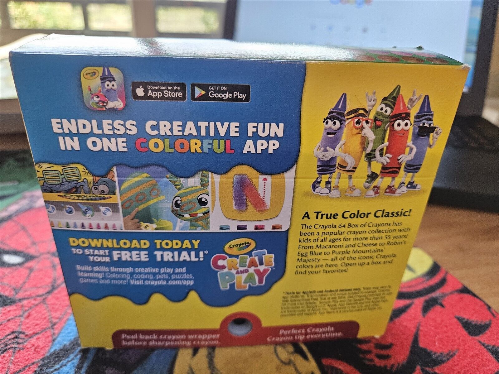 Crayola Crayons 52-0064 64 Count Built-In Sharpener and Avengers ...