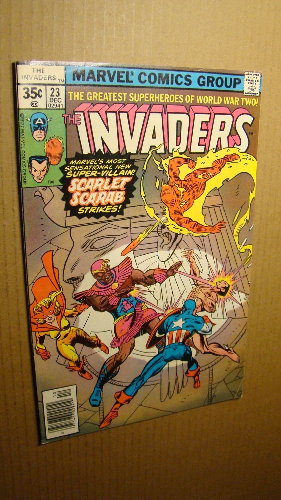 Invaders 23 *High Grade* Captain America VS Scarlet Scarab 1st ...