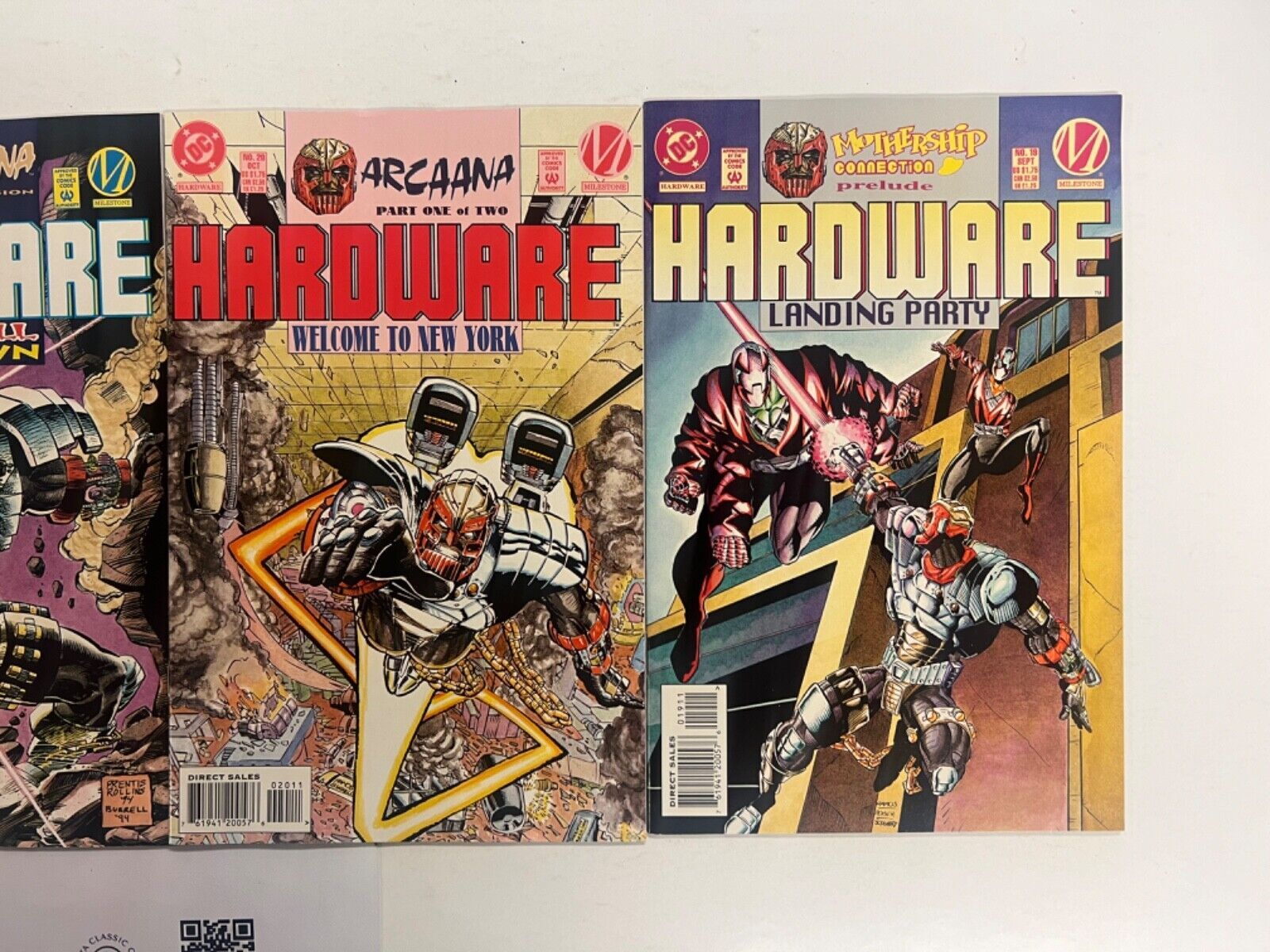 4 Hardware DC Comic Books # 19 20 21 22 Robin Flash Batman Wonder Woman ...