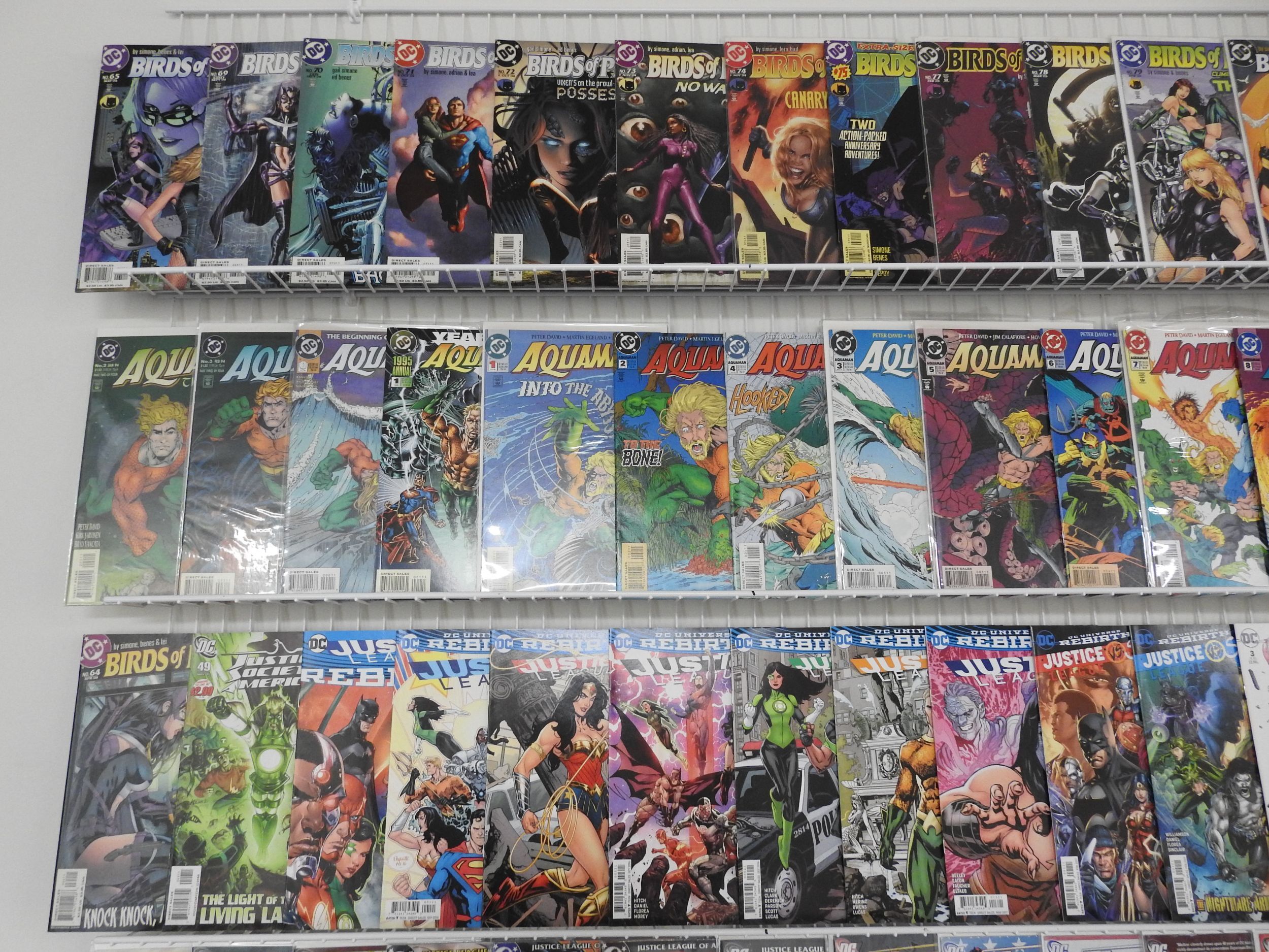 Huge Lot 170+ Comics W/ Justice League, Birds of Prey, Aquaman, +More ...