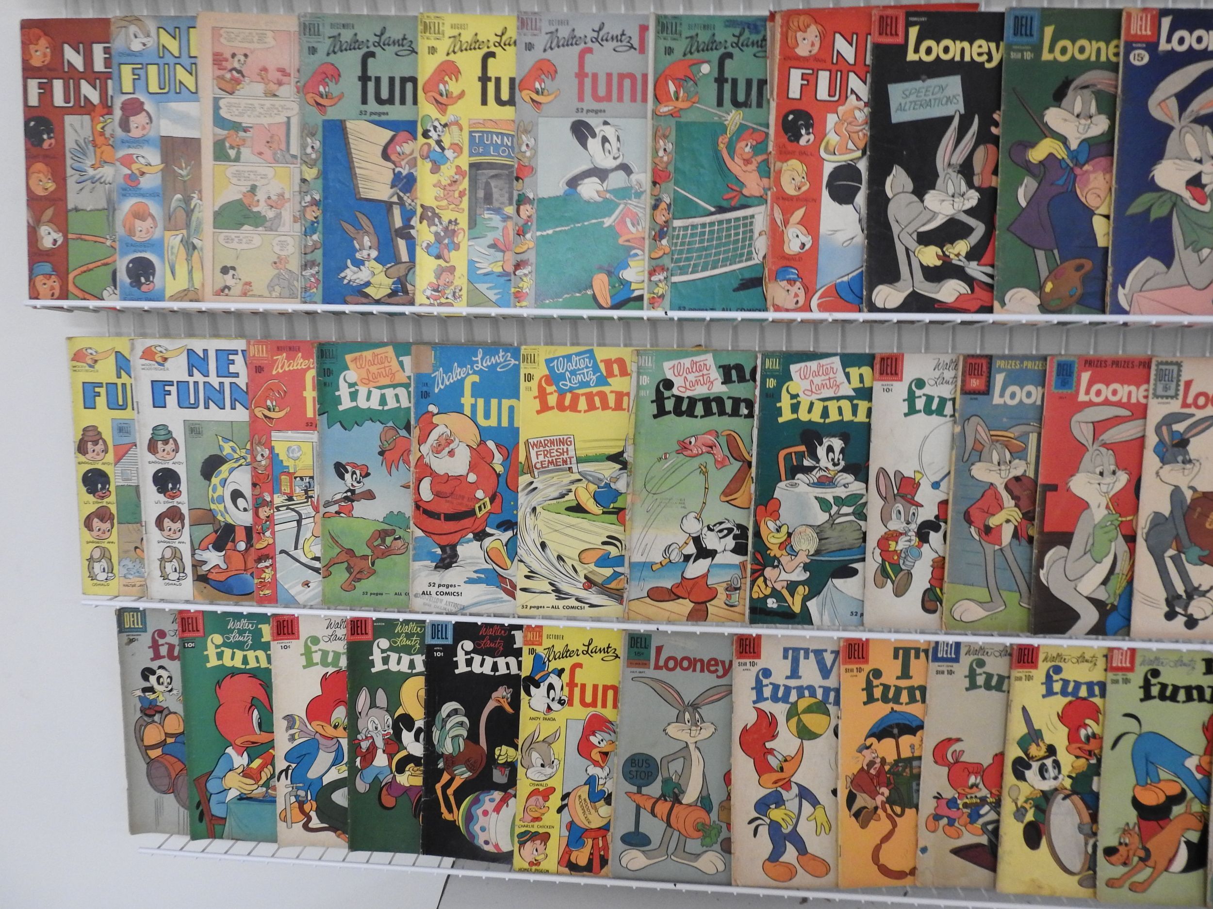 Huge Lot of 130+ Low Grade Comics W/ Looney Tunes, New Funnies, +More ...