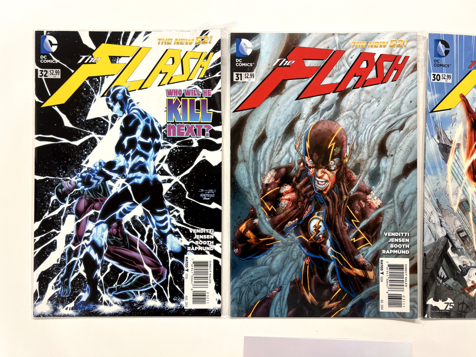 3 The Flash DC Comic Books# 30 31 32 Batman Superman Wonder Woman Robin ...