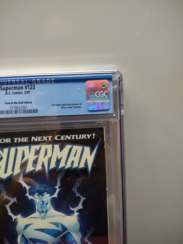 Superman #123 CGC 9.6 Superman Gains New Powers & New Costume 1997 ...