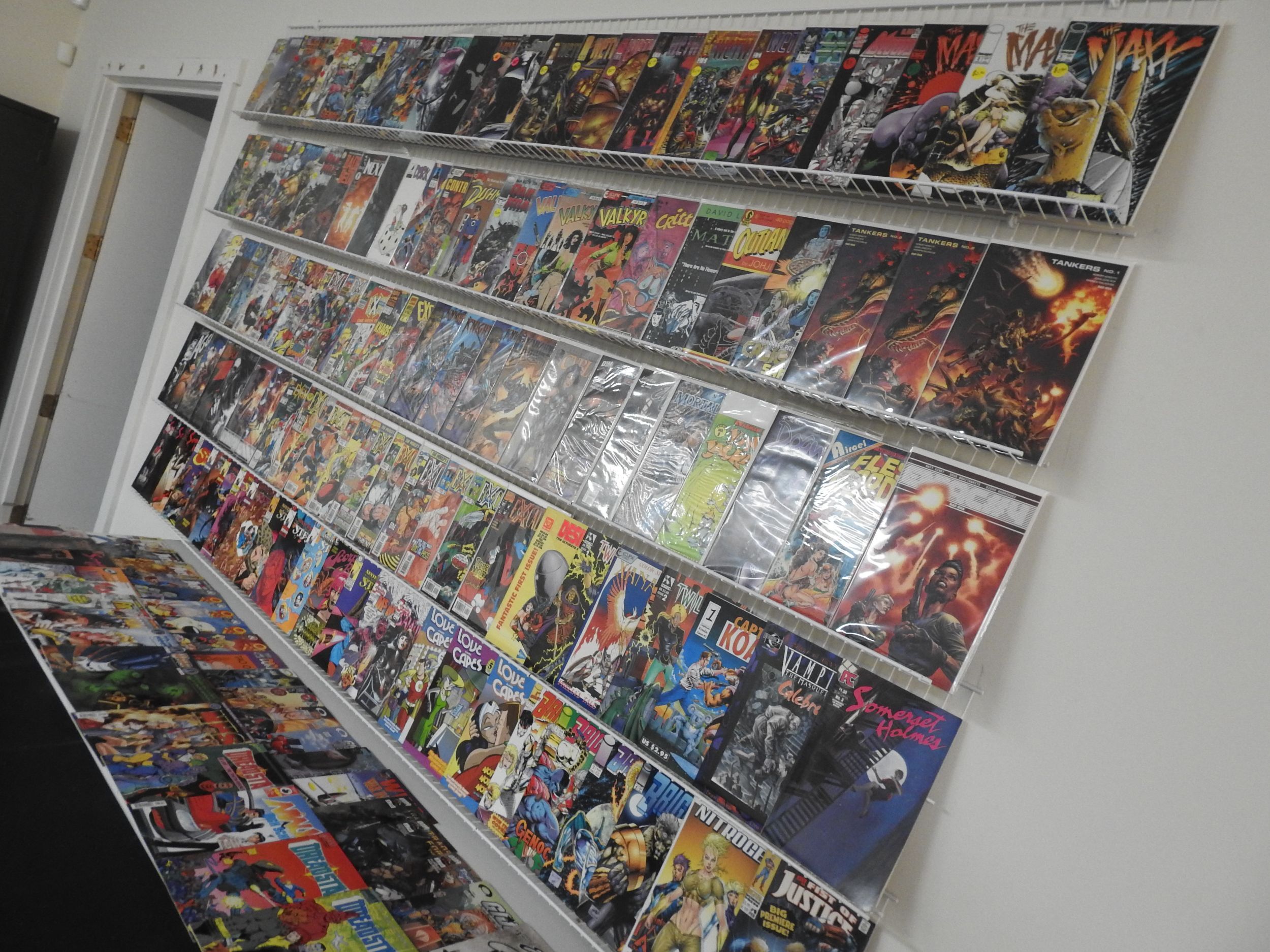 Huge Lot of 150+ Comics W/ Pitt, Maxx, Love and Capes! Avg. VF ...