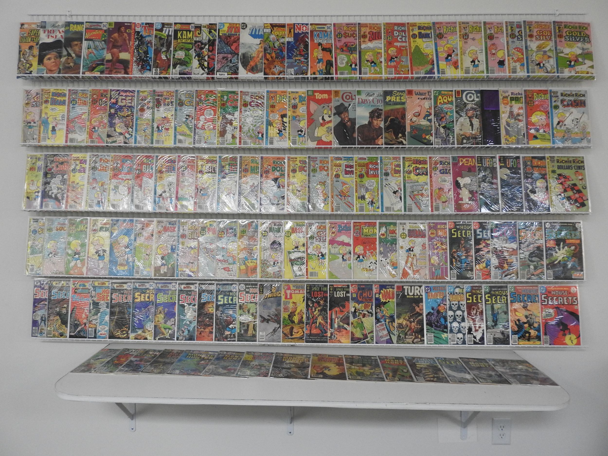 Huge Lot of 130+ Comics W/ Richie Rich, House of Secrets, +More! Avg ...