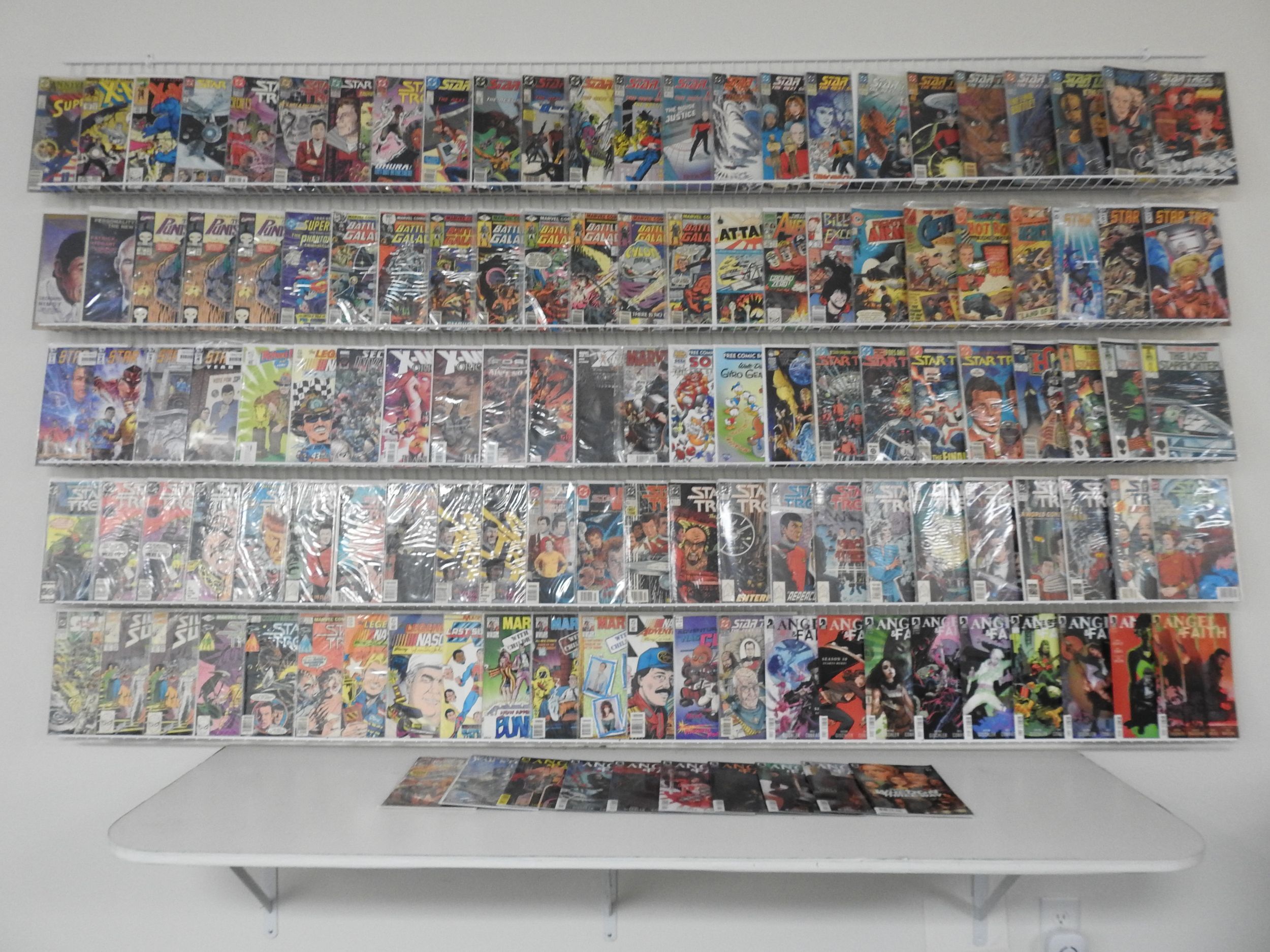 Huge Lot 120+ Comics W/ Star trek, X-Men, Battlestar Galactica+ Avg ...