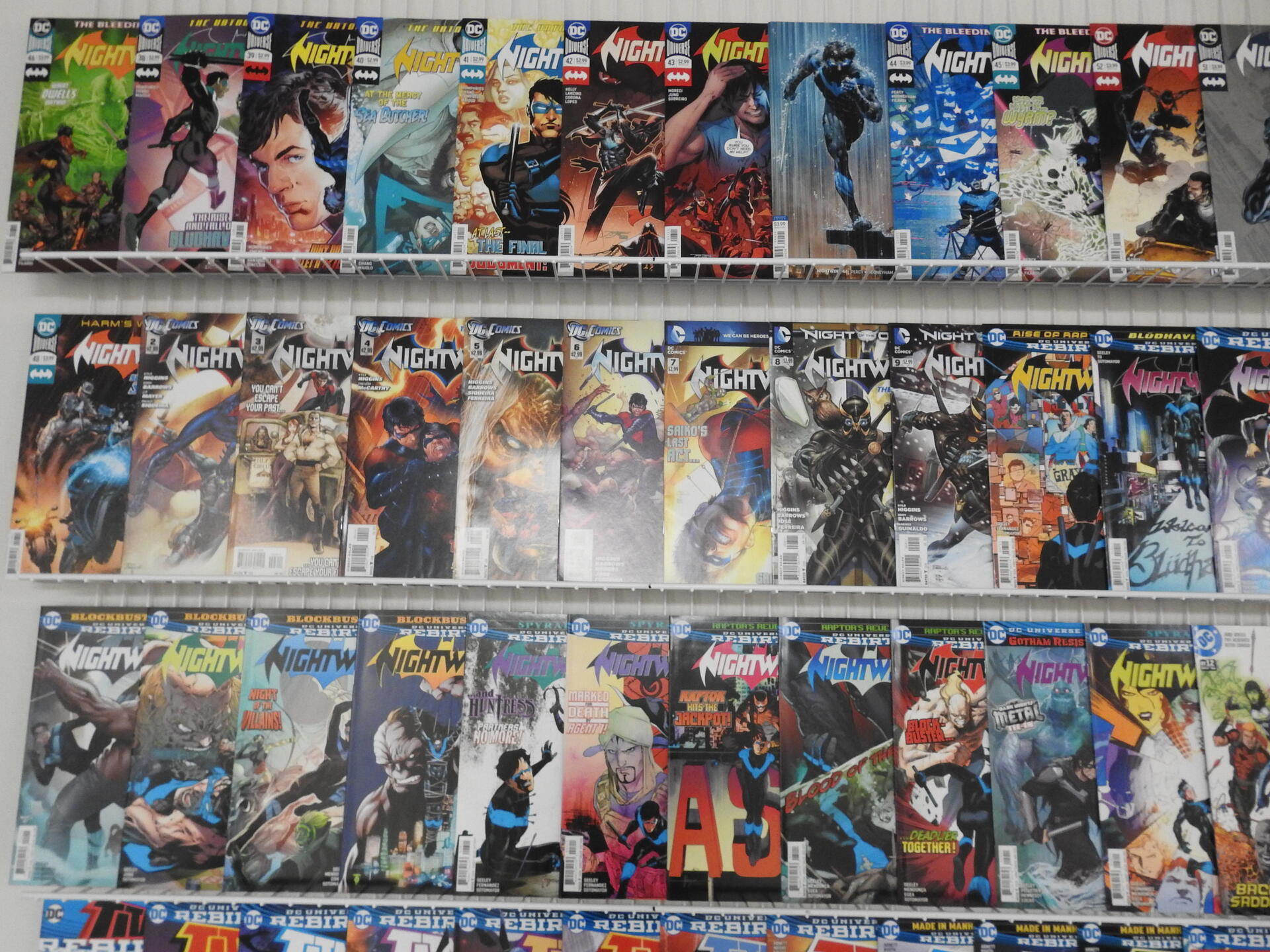 Huge Lot of 210+ Comics W/ Batman, Nightwing, Titans Avg VF Condition ...