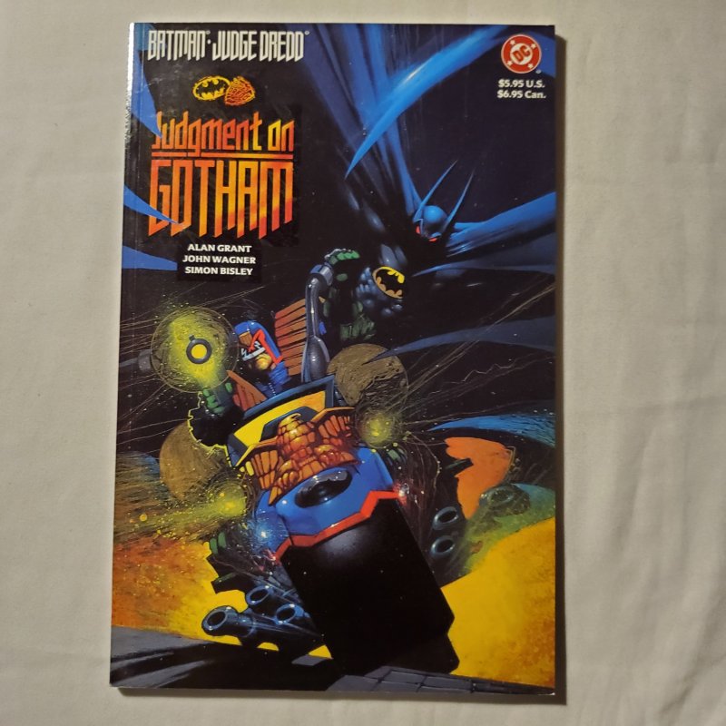 Batman Judge Dredd Judgment on Gotham 1 Very Fine- Cover by Simon ...