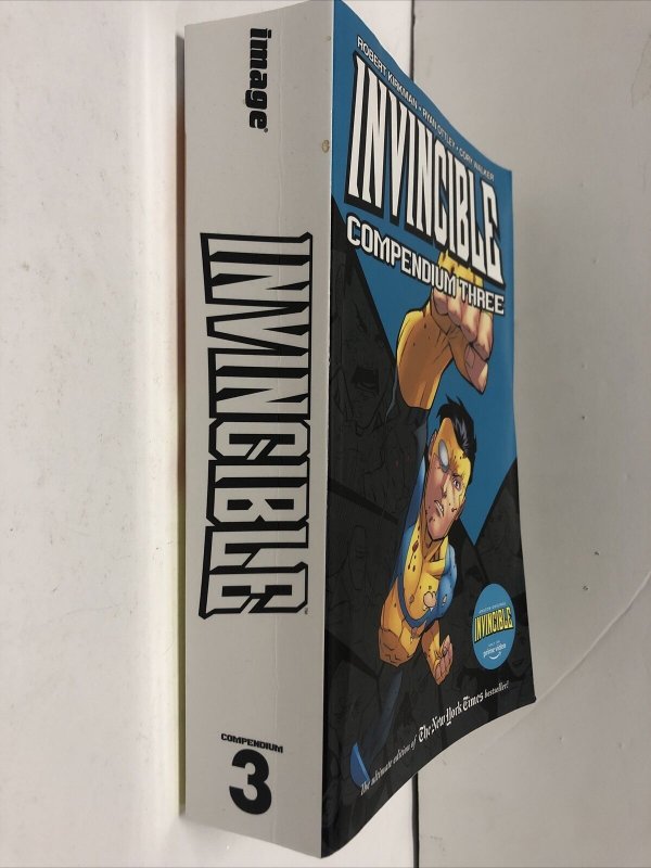 Invincible (2021) Compendium 3 Robert Kirkman•Ryan Ottley•Cory Walker ...