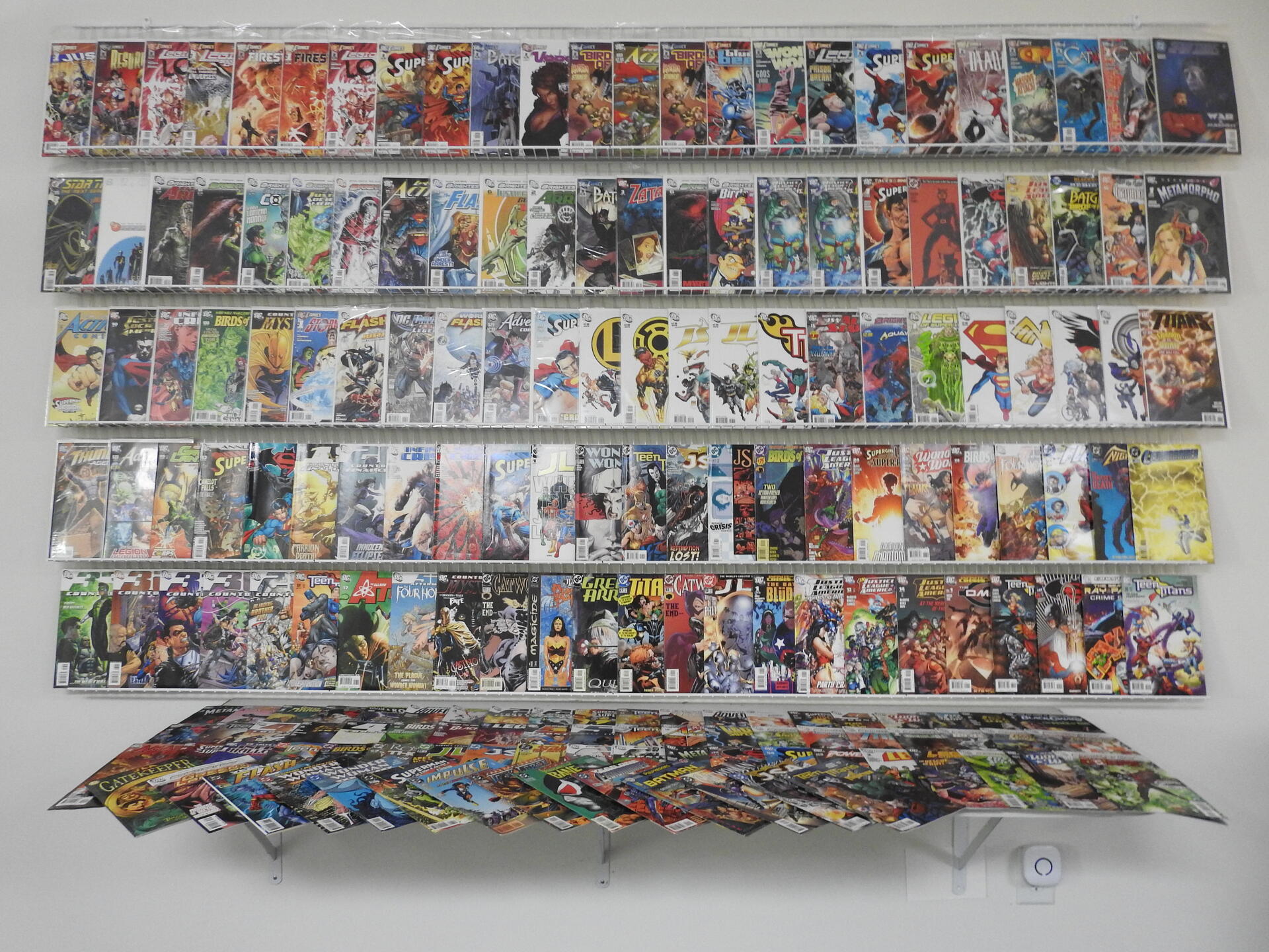 Huge Lot 190+ Comics W/Zatanna, Catwoman, Superman, Nightwing+ Avg VF ...