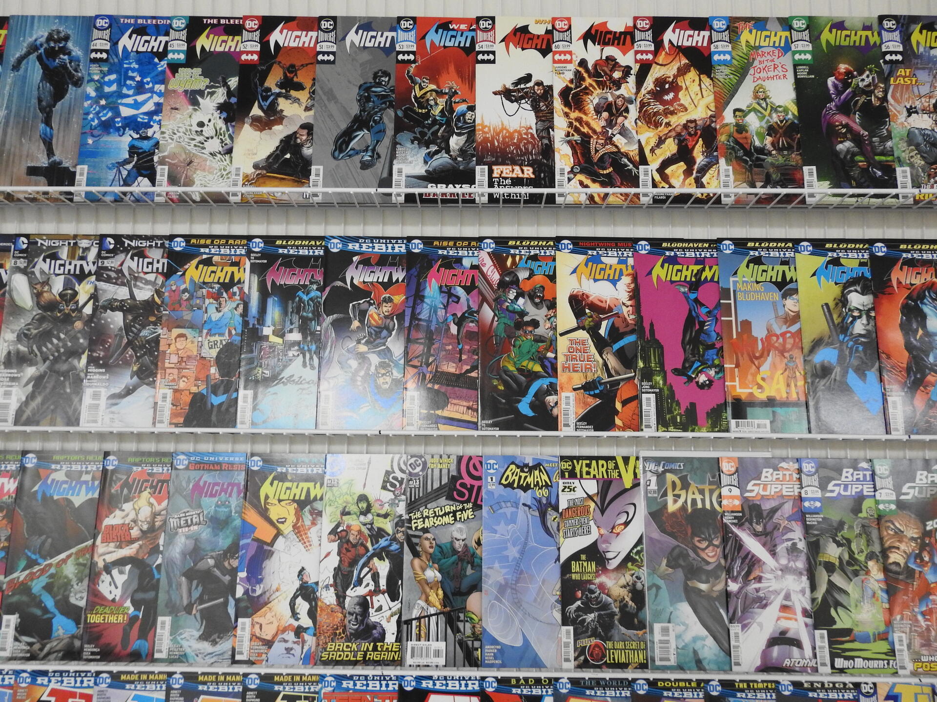 Huge Lot of 210+ Comics W/ Batman, Nightwing, Titans Avg VF Condition ...