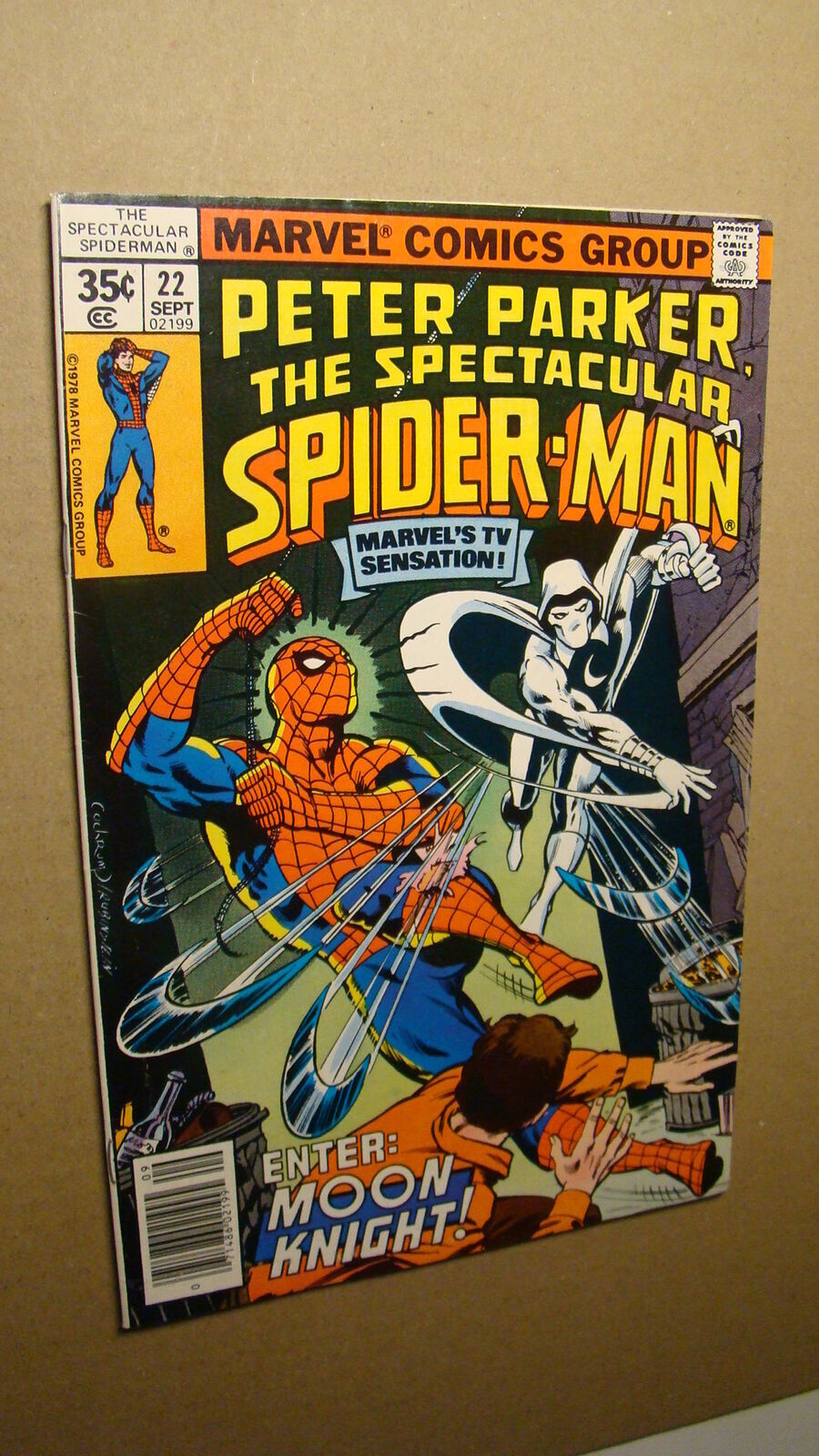 Spectacular Spider-Man 22 *NM 9.4* VS Moon Knight Cyclone Js65 | Comic ...