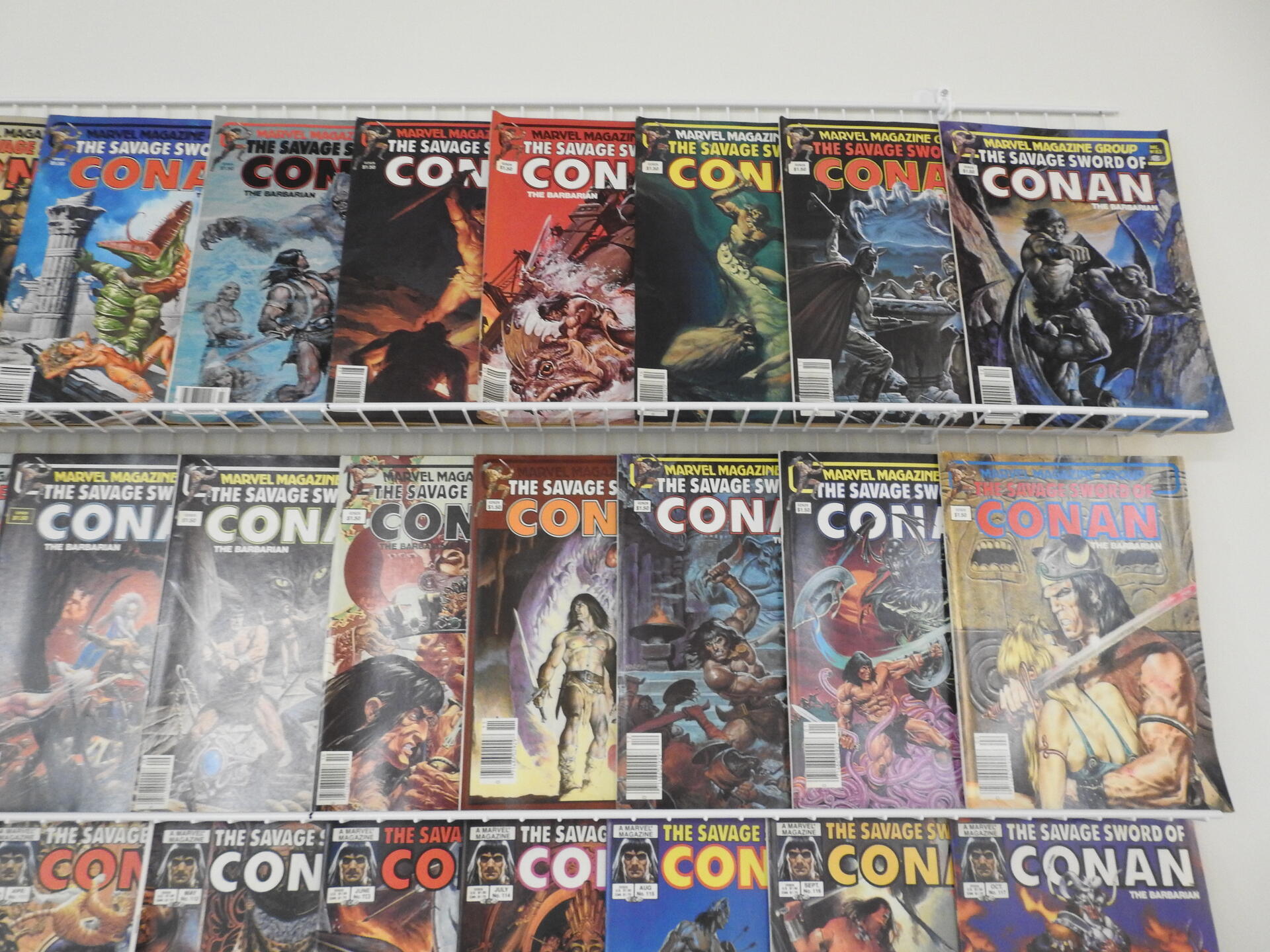 Huge Lot 100 Magazines W/ Vampirella, Conan, Mad, Howard the Duck Avg ...