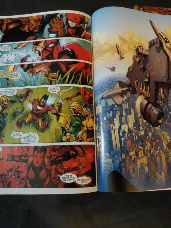 Secret Invasion lot Secret Invasion #1, Mighty Avengers 12, Incredible ...