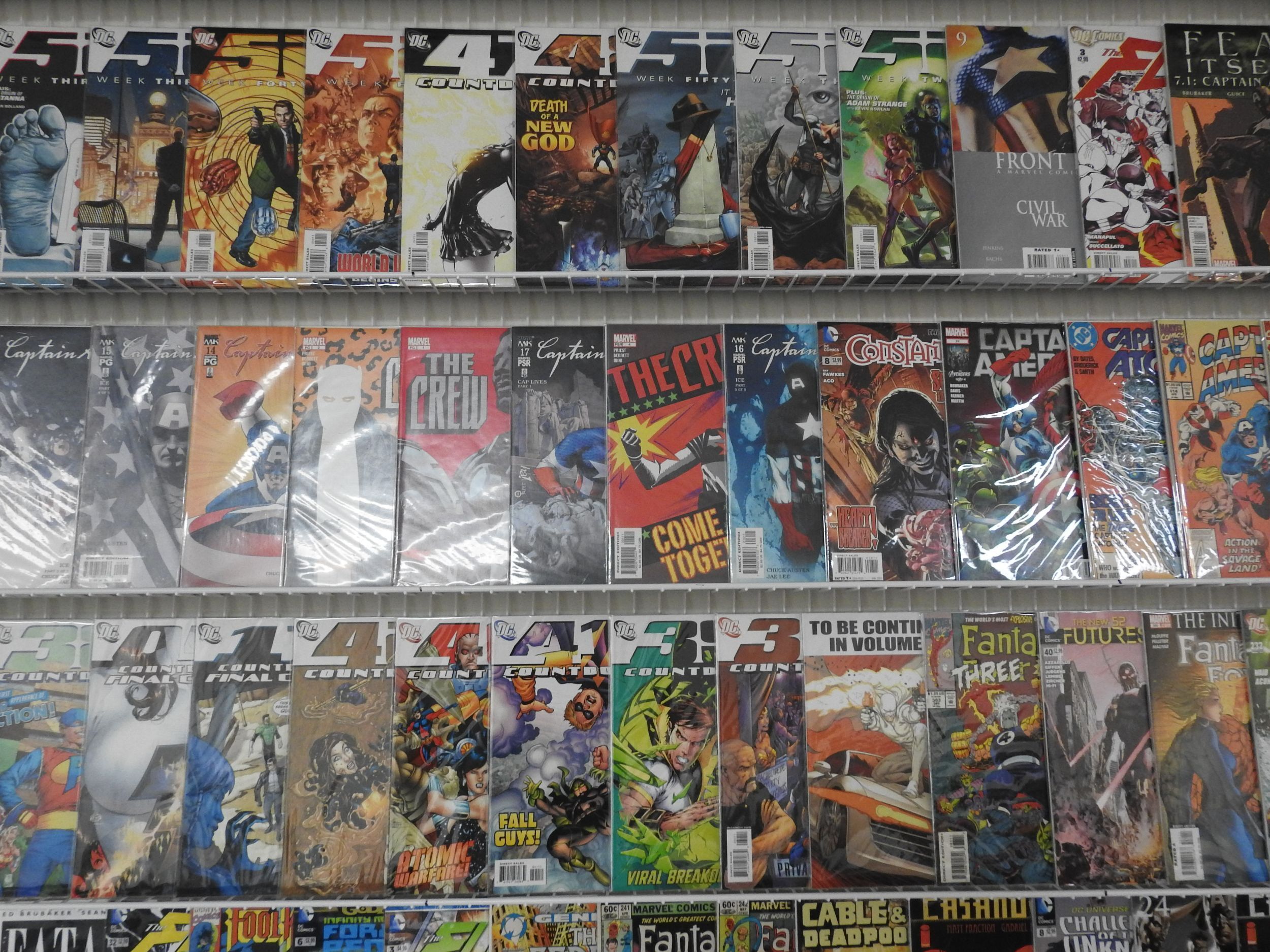 Huge Lot of 120+ Comics W/ Captain America, Fantastic Four, Superman ...
