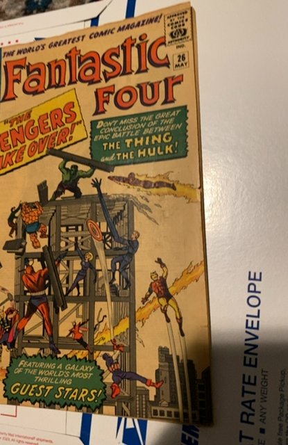 Fantastic Four #26 (1964)The avengers take on the Hulk-Faded/tanning ...