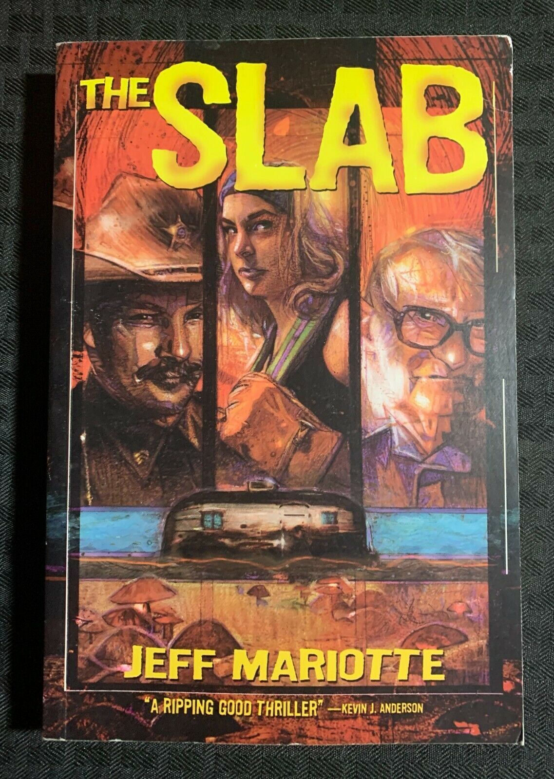 2003 THE SLAB by Jeff Mariotte & Tommy Lee Edwards C FN+ 6.5 1st IDW ...