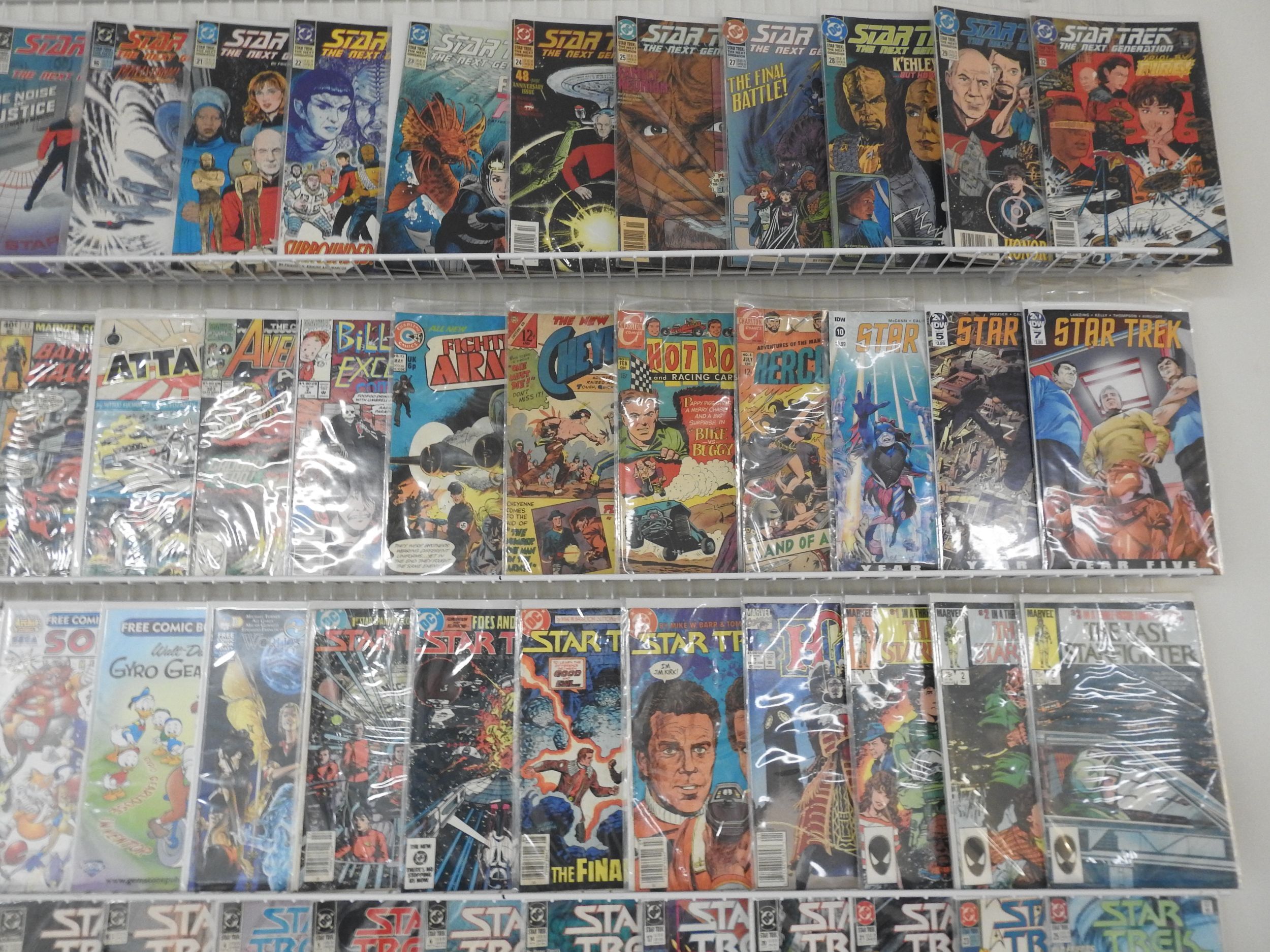 Huge Lot 120+ Comics W/ Star trek, X-Men, Battlestar Galactica+ Avg ...