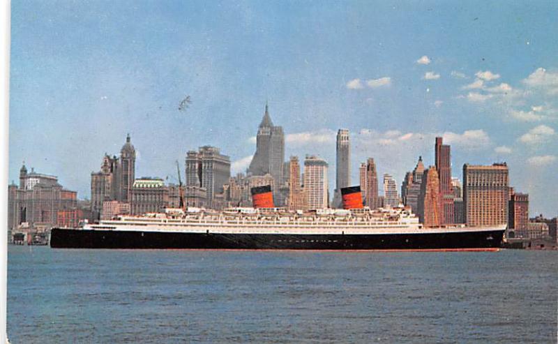 SS Queen Elizabeth passing lower Manhattan, New York City Ship Unused ...