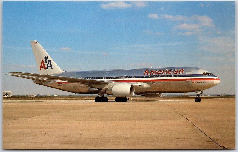 Airplane American Boeing 767-223 (ER) Luxury Liner Wide Body Aircarft ...