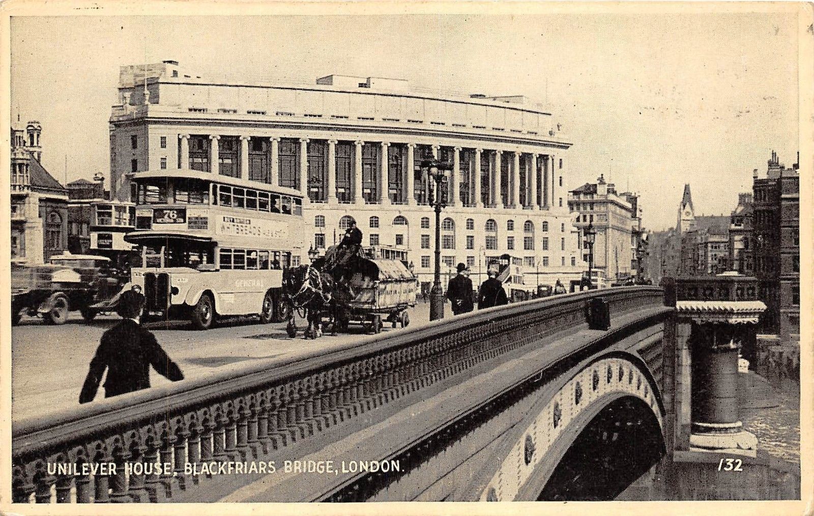 B85573 unilever house blackfriars bridge double decker bus chariot ...
