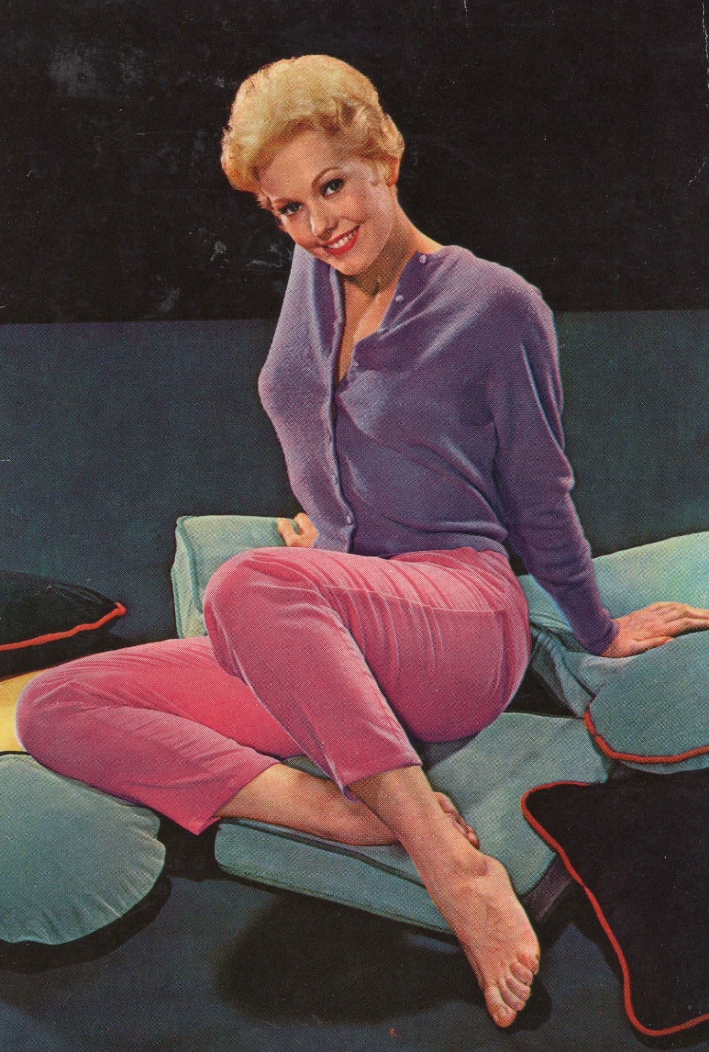 Kim Novak Film Actress On Cushions Sexy Rare Photo Postcard Topics
