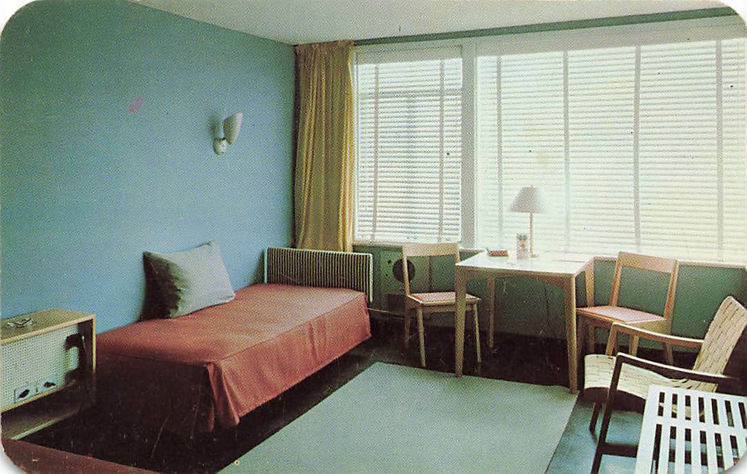 VTG Tourinns Motor Courts Interior Room Advertising Rounded Corners ...