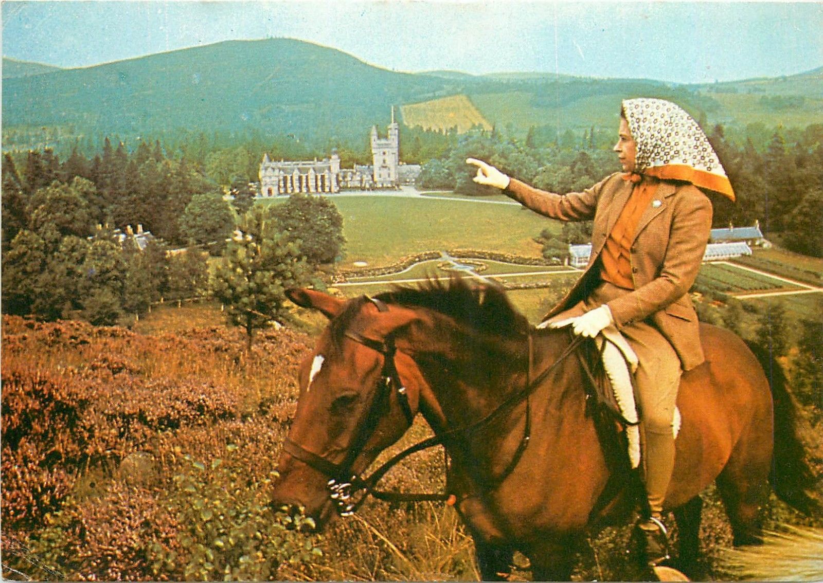 Her Majesty the Queen Elisabeth riding at Balmoral photo Patrick ...