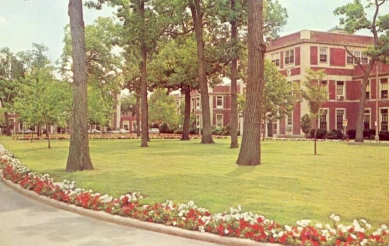One of many floral lined drives OAK FOREST HOSPITAL, Oak Forest, IL ...