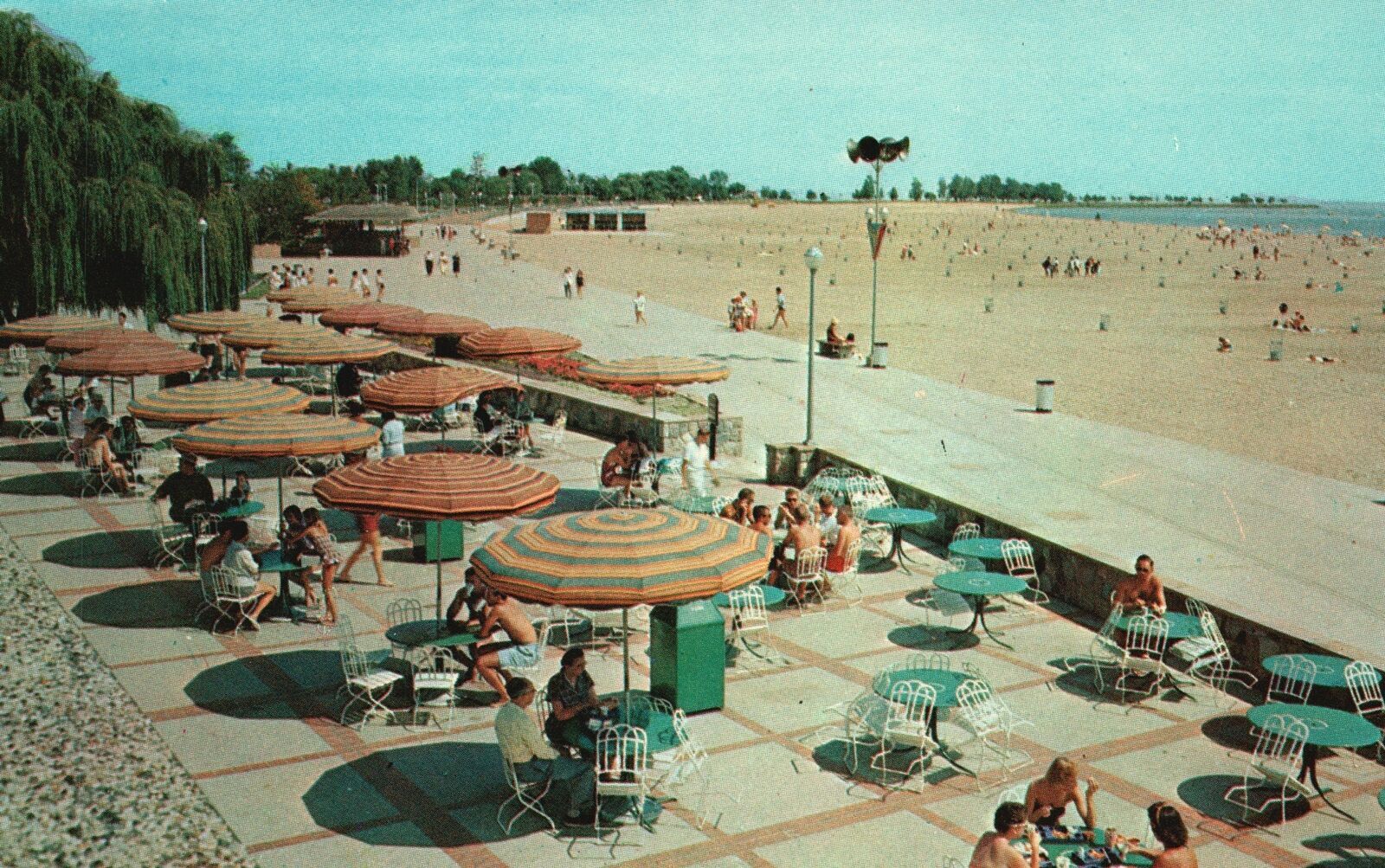 Vintage Postcard Metropolitan Beach Largest Finest Fresh Water Beach ...