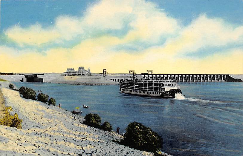 SS Delta Queen approaching Kentucky dams mammoth lock On the Tennessee ...